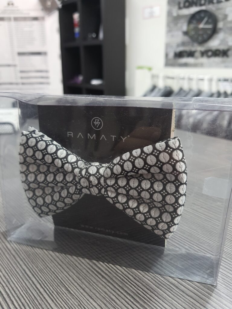 FAJAS Y MOÑOS – Deluxe Tuxedo