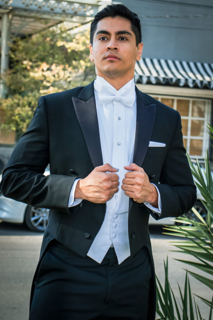 FRAC – Deluxe Tuxedo